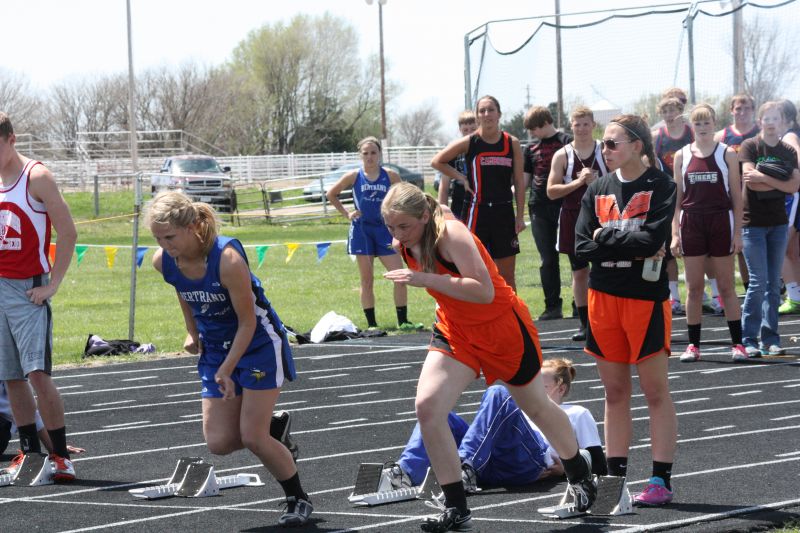 Maywood Public Schools - Tigers Compete at RPAC Track